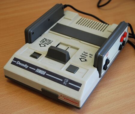 Famiclone - FamiWiki